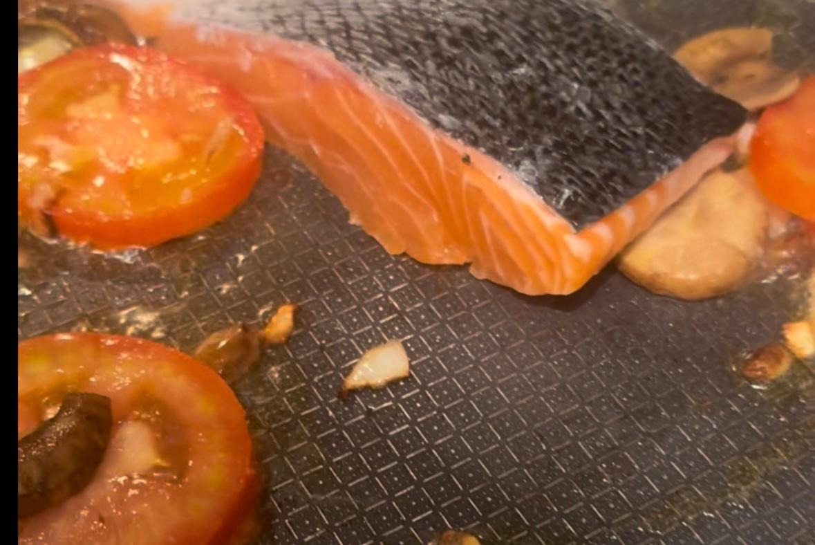 Turmeric Ginger Salmon with Lemon-Trifecta